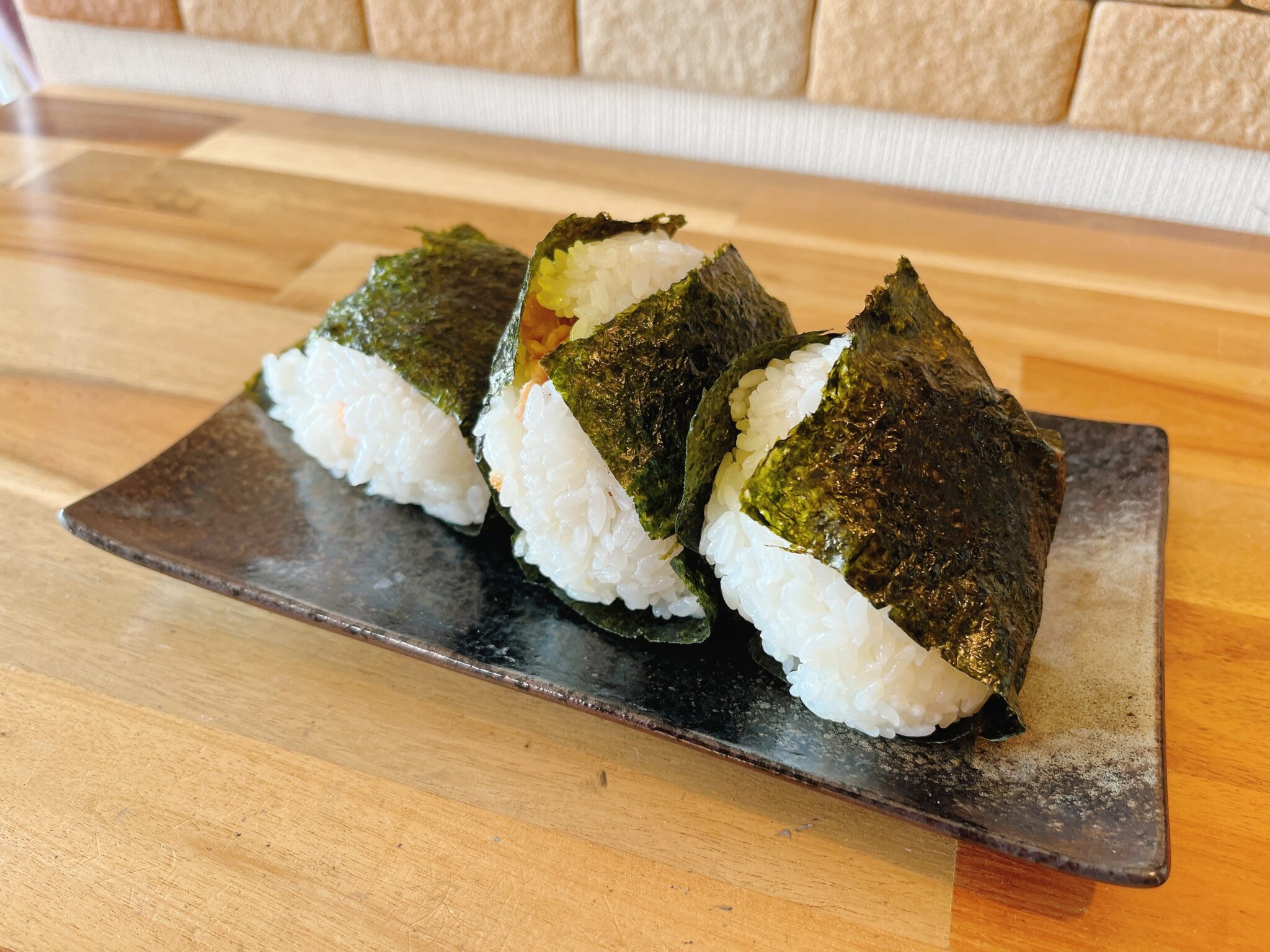 至高のおにぎり – リュウジのバズレシピメモ【作り方・コツ・感想】 | It's a piece of cake